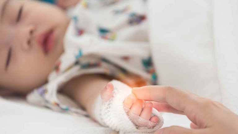 How To Do CPR On A Baby - The First Aid Nest